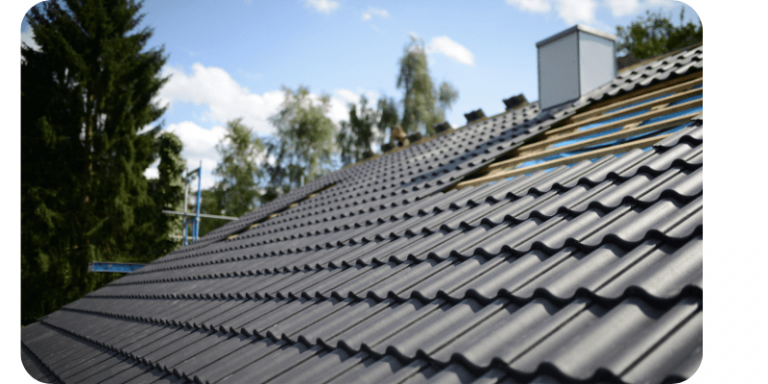 Qu’est-ce qu'une tuile mécanique ? Définition, prix, avantages